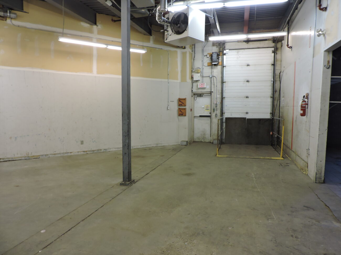 Red Deer Plaza - 30,724 SF - Salomons Commercial